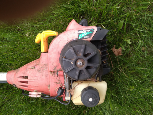 HOMELITE GAS POWERED STRING TRIMMER MODEL 26VT W/"EXPAND IT" ATTACHMENT ...