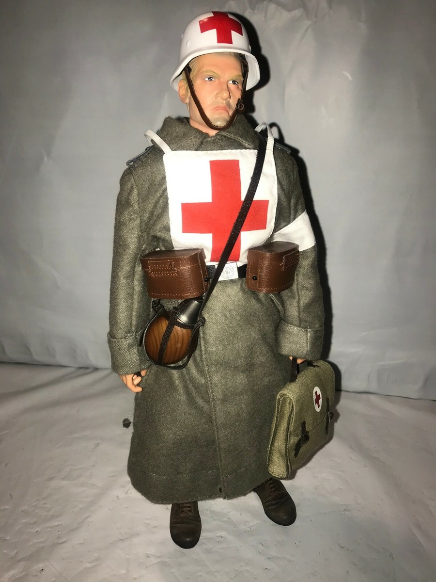 Medic Ww2 Ceremony Marks New Name For RIA Health Clinic To Woodson