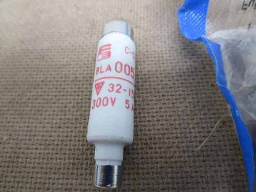 Fuji Electric Fuse BLA-5 300V 5 Amp Lot of 5 New | eBay