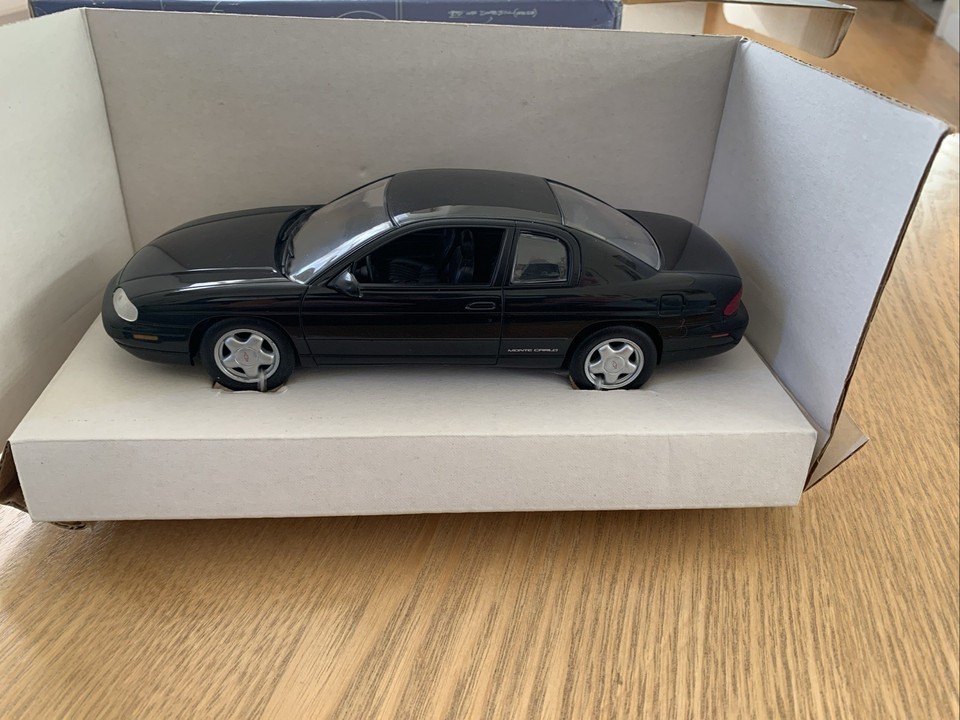 Brookfield Collectors Guild Chevy Monte Carlo 1995 Bank Replica Plastic ...