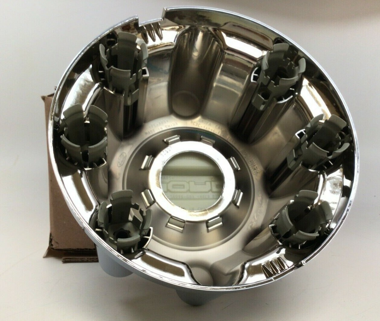 2017-2021 Ford F-250 F-350 Super Duty rear wheel Center Hub Cap chrome ...