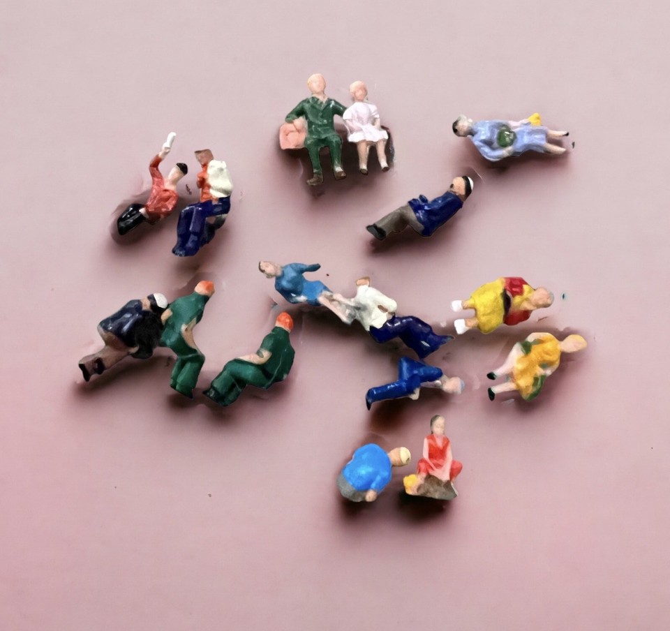 Vtg Miniature Train Figurines 99 Pc People Barrels Signs Mailbox Bench ...