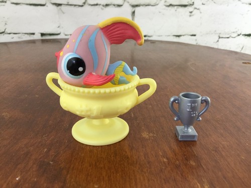 Littlest Pet Shop LPS Angel Fish #643 With Trophy 1st Place Authentic ...