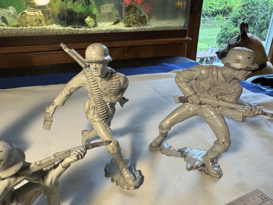 1963 Lot of 4 Marx Plastic German Infantry Toy Soldiers Jumbo WW2 ...