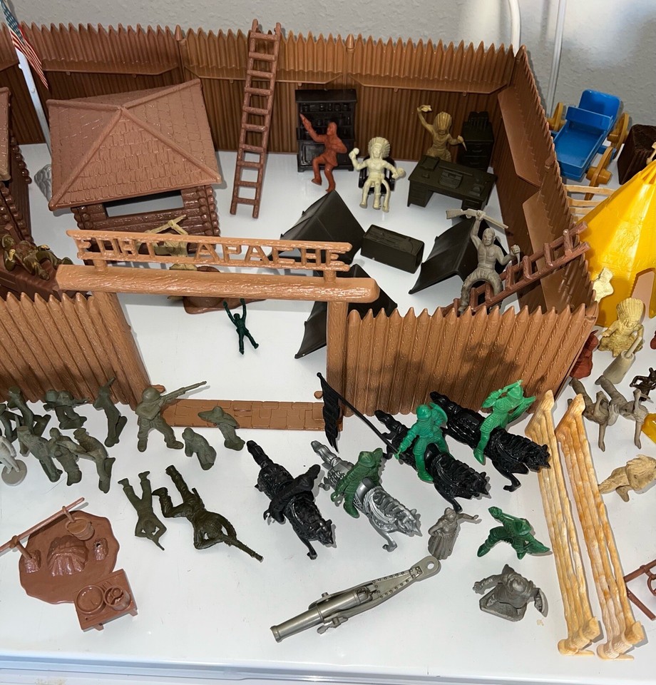 Fort Apache Stockade - Vintage Plastic Toy Set Western Plastic ...