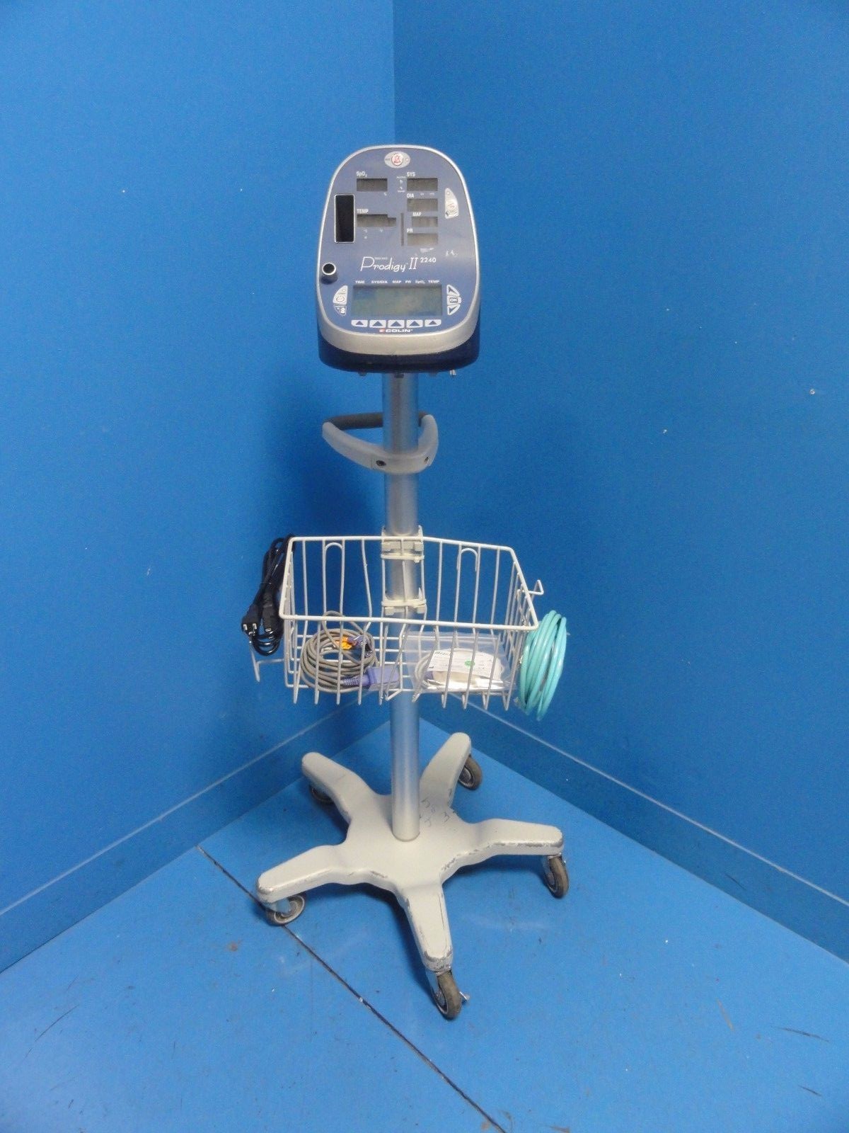 Colin Press-Mate Prodigy II 2240 Vitals Monitor W/ Stand (NBP SpO2 Temp ...