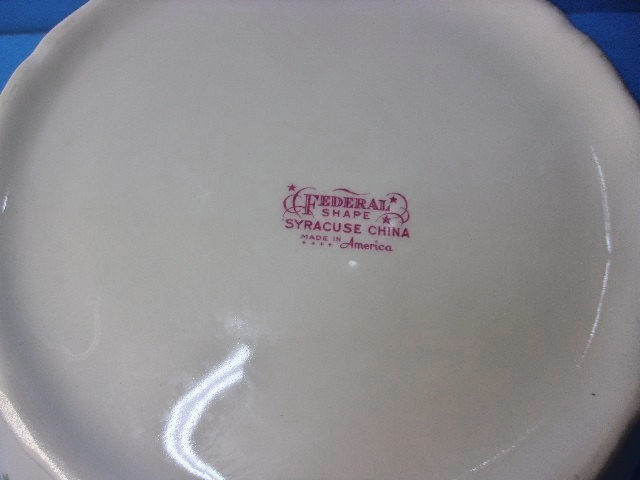 Syracuse Round Covered Vegetable Bowl w/ Handles Stansbury Federal Gold ...
