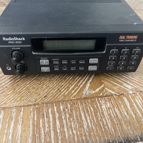 RadioShack Pro-2052 Dual Tracking 1000 Channels Scanner With AC adapter ...