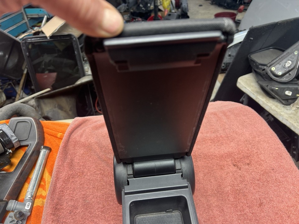 2012-2019 VW beetle center console lid arm rest black cloth OEM 13 14 ...