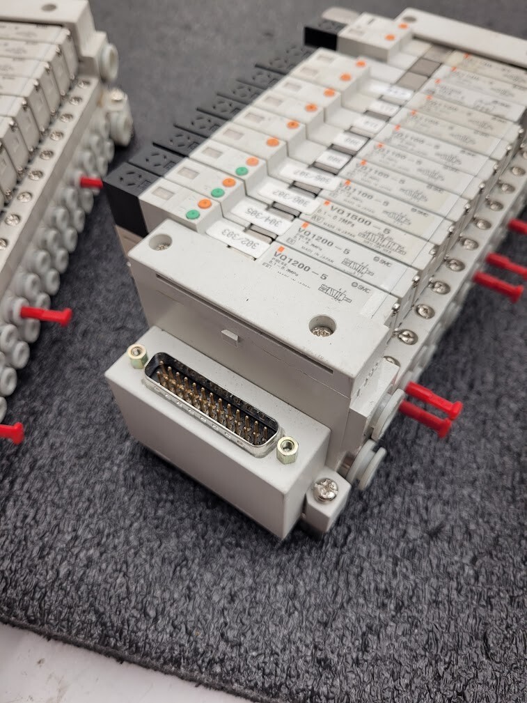 3x SMC Pneumatic Valve Block Solenoid Manifold 24VDC 38 Valves Total ...