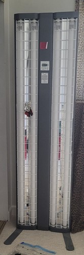 Full Body Daavlin 7 Series UV B Phototherapy/Light Therapy Unit - 4 ...