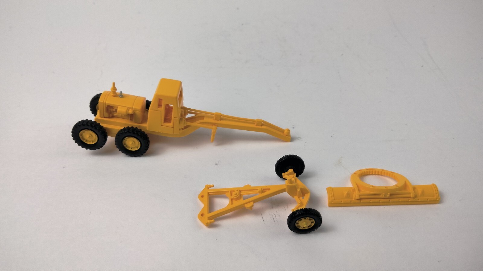 Life-Like Trains HO Scale 1:87 Scene Master Vehicles Road Grader #1638 ...