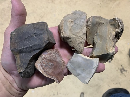 Flint knapping arrowheads Flakes spalls Arrowhead Burlington Flint ...