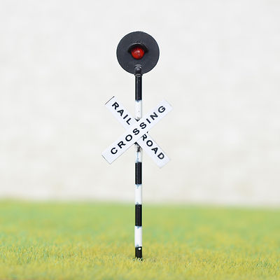 2 x HO Scale Railroad crossing signal light one target with flashing ...