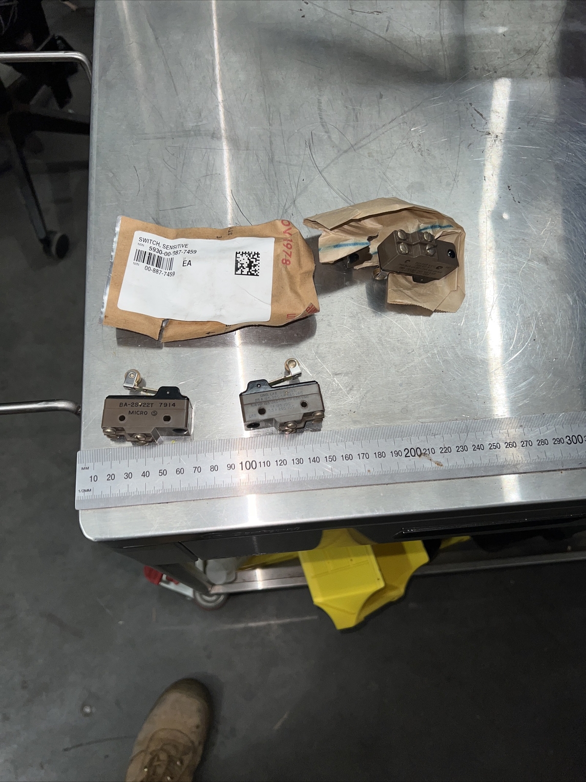 4 x und lab inc ba-2sv22t sensitive switch nsn 5930-00-887-7459 25A ...