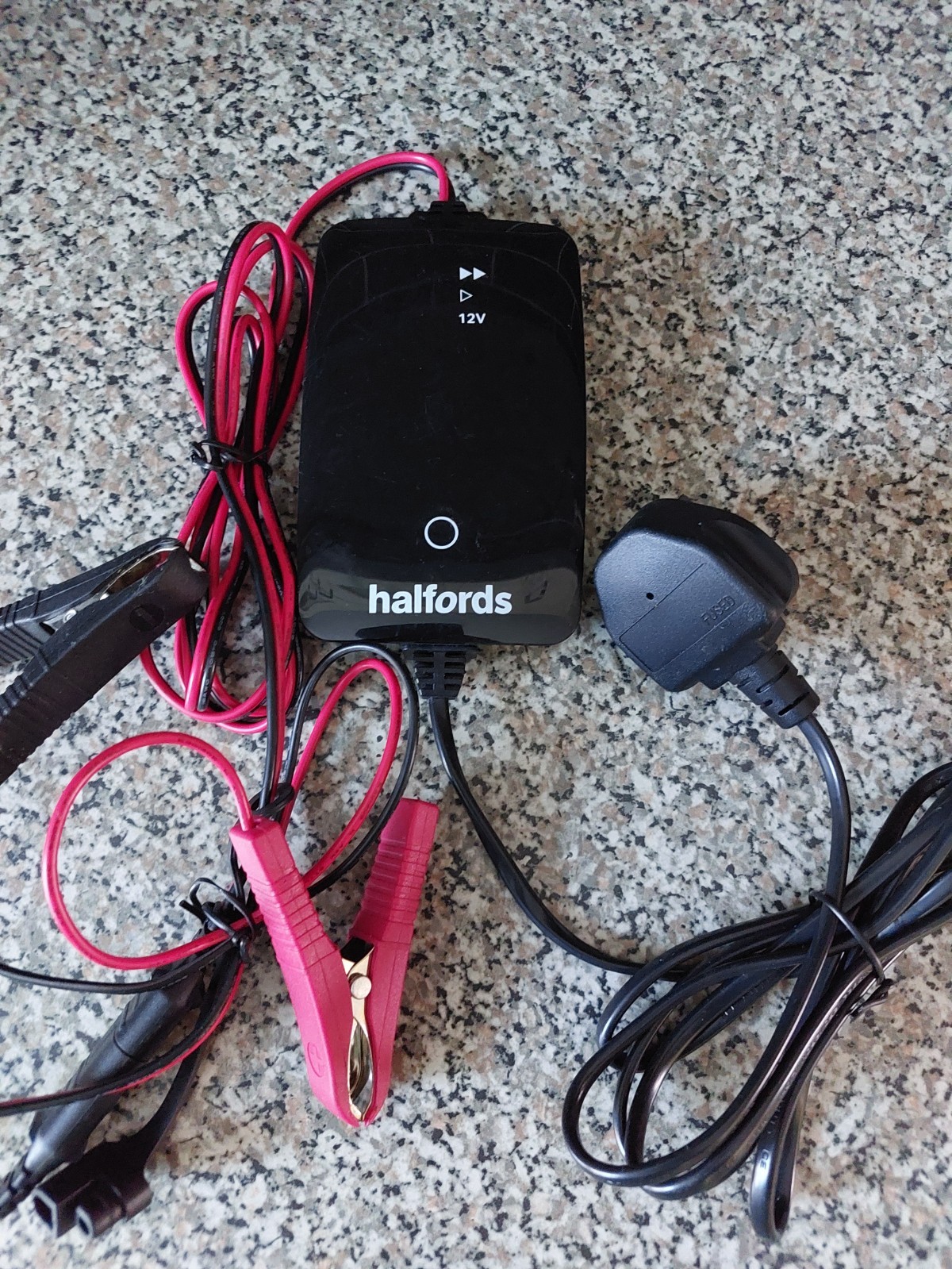 Halfords Smart Battery Charger for 12v Vehicles up to 2l for sale ...