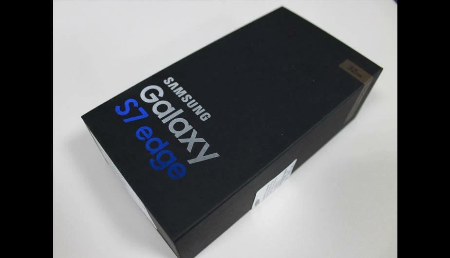Galaxy S4 Accessories And Box