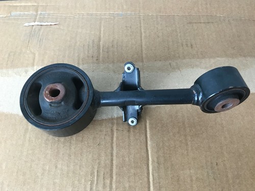 TOYOTA CAMRY 02-06 ENGINE MOUNT DOG BONE 12309 0H031/ 0A080. | eBay ...