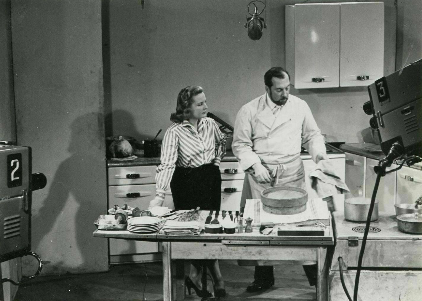 Photographie Cook Raymond Oliver et Catherine Langeais - Photo Presse c ...