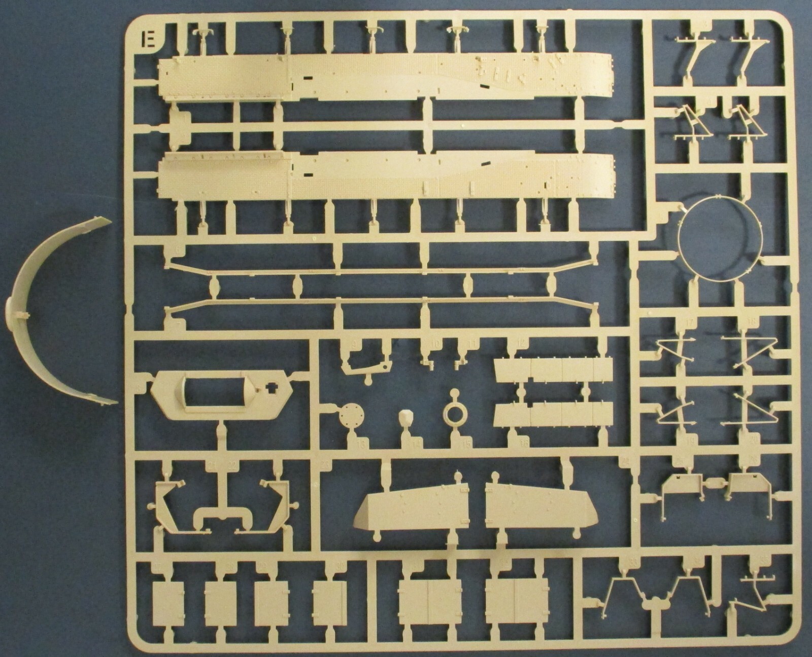 Rye Field 1/35 Scale Panzerkampfwagen IV Ausf G - Part Tree E from Kit ...