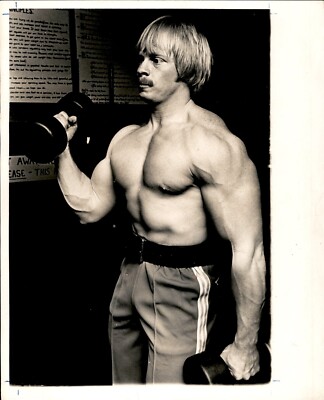 LG91 Original Gene Dixon Photo BODYBUILDER HUGE BICEP CURL BEEFCAKE GAY ...