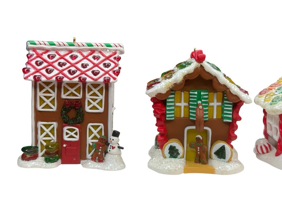 HALLMARK 2018 GINGERBREAD VILLAGE Set Of 4 Houses | eBay
