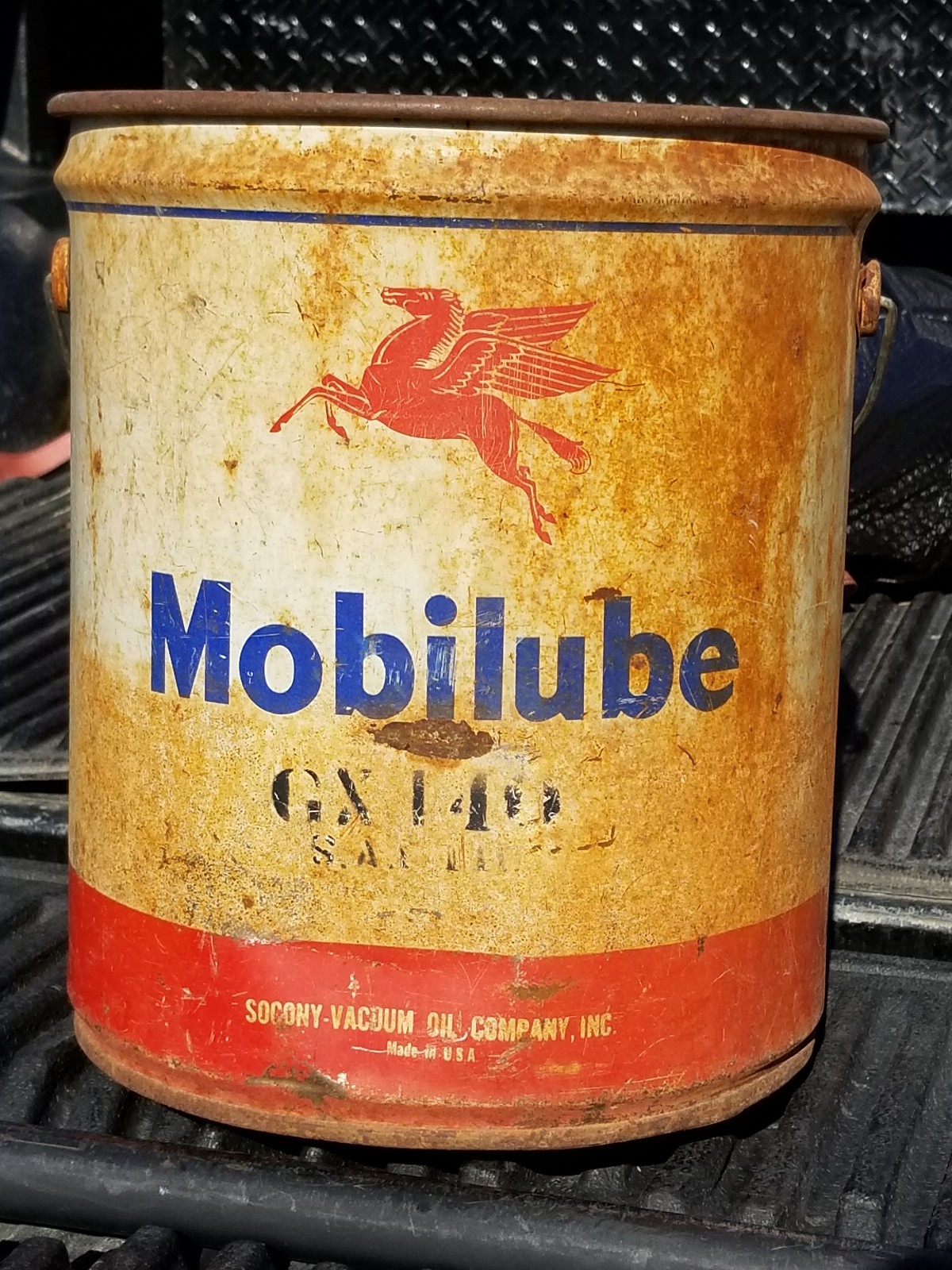 Antique 1940s Mobilube Mobil GX 140 Oil 5 gallon can Socony Vacuum ...