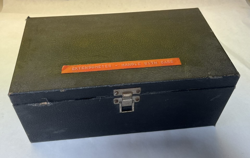 Vintage! TINIUS OLSEN EXTENSOMETER MODEL 57255 With CASE (MY1) | eBay