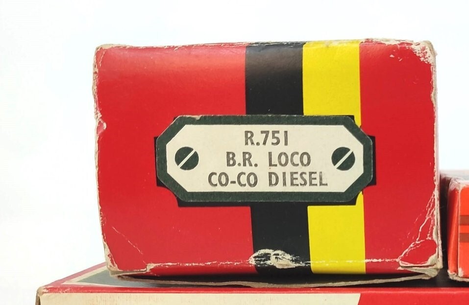 Hornby R751 BR OO Scale CoCo Class 37 Diesel Electric Locomotive | eBay