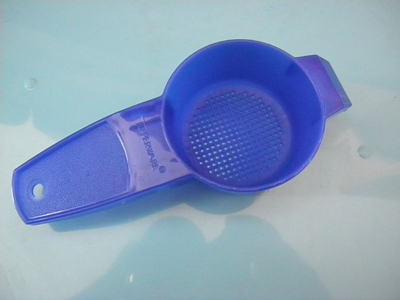 Tupperware Mini STRAINER Colander SIFTER ~Gadget~ BLUE~Tea Leaves ...