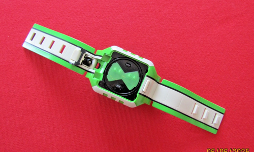 Ben 10 Omniverse Omnitrix Shuffle Watch Missing Top Lights Sounds ...