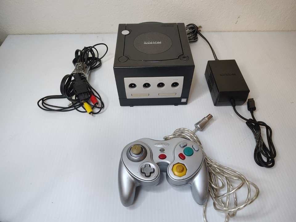 Nintendo GameCube Console - Jet Black Console w/ Controller and Cords ...