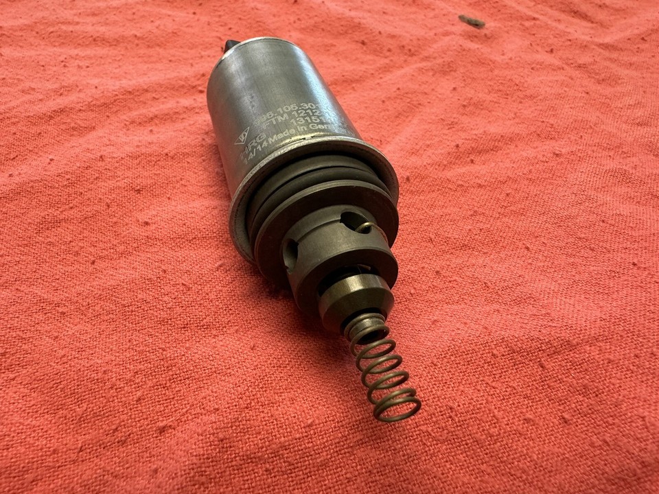 996-105-301-04 OEM VARIABLE CAM TIMING SOLENOID 2002-2005 PORSCHE 911 ...