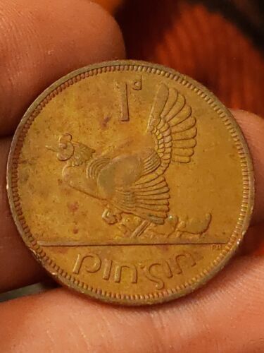 1964 Eire (Ireland Republic) 1 Shilling Coin featuring a Bull and a ...