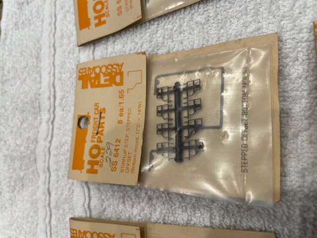HO-STIRRUP STEP/GRAB IRON/Caboose & Freight LADDER | eBay