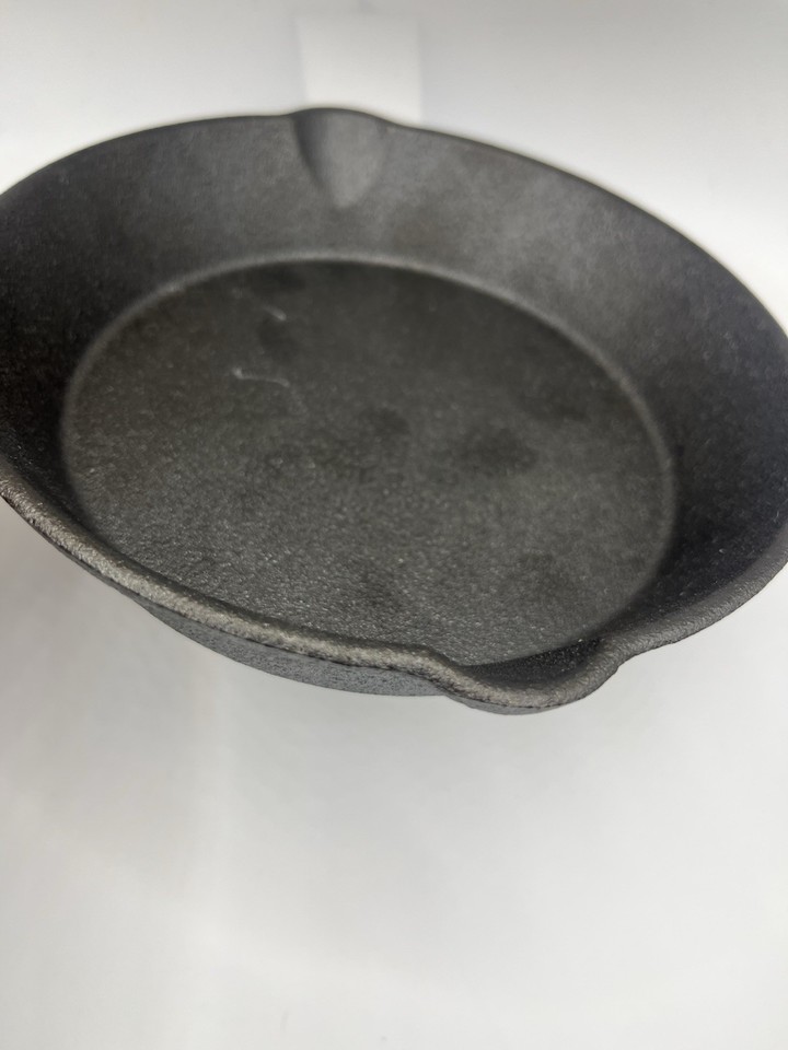 6 Inch Cast Iron Skillet, Frying Pan with Drip Spouts, Oven Safe ...