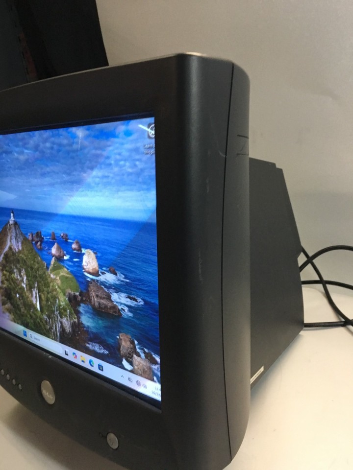 Dell M782p 17" CRT Computer Monitor 1600x1200 65Hz | eBay