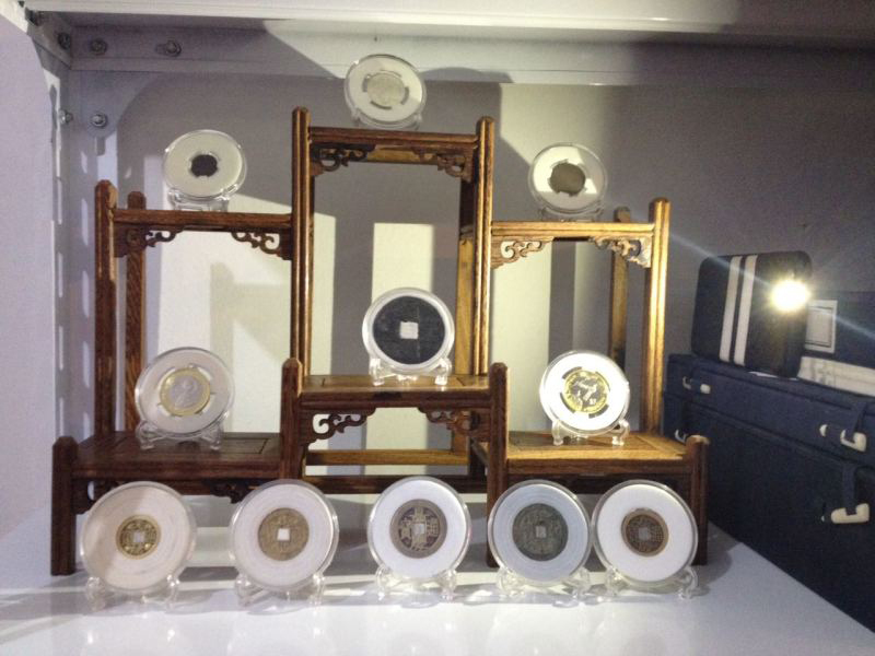 50pcs Mini Clear Plastic Coin Minerals Plates Cards Display Easel Stand ...