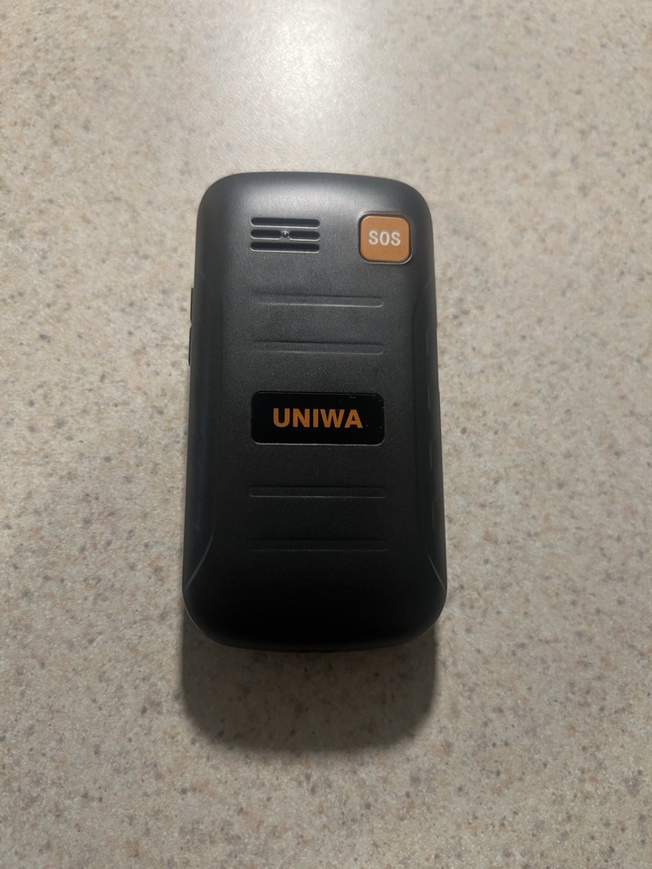 Batch Phone UNIWA V909T Flip 4G & Nokia 2720 Flip 4G New Open Box Goods ...