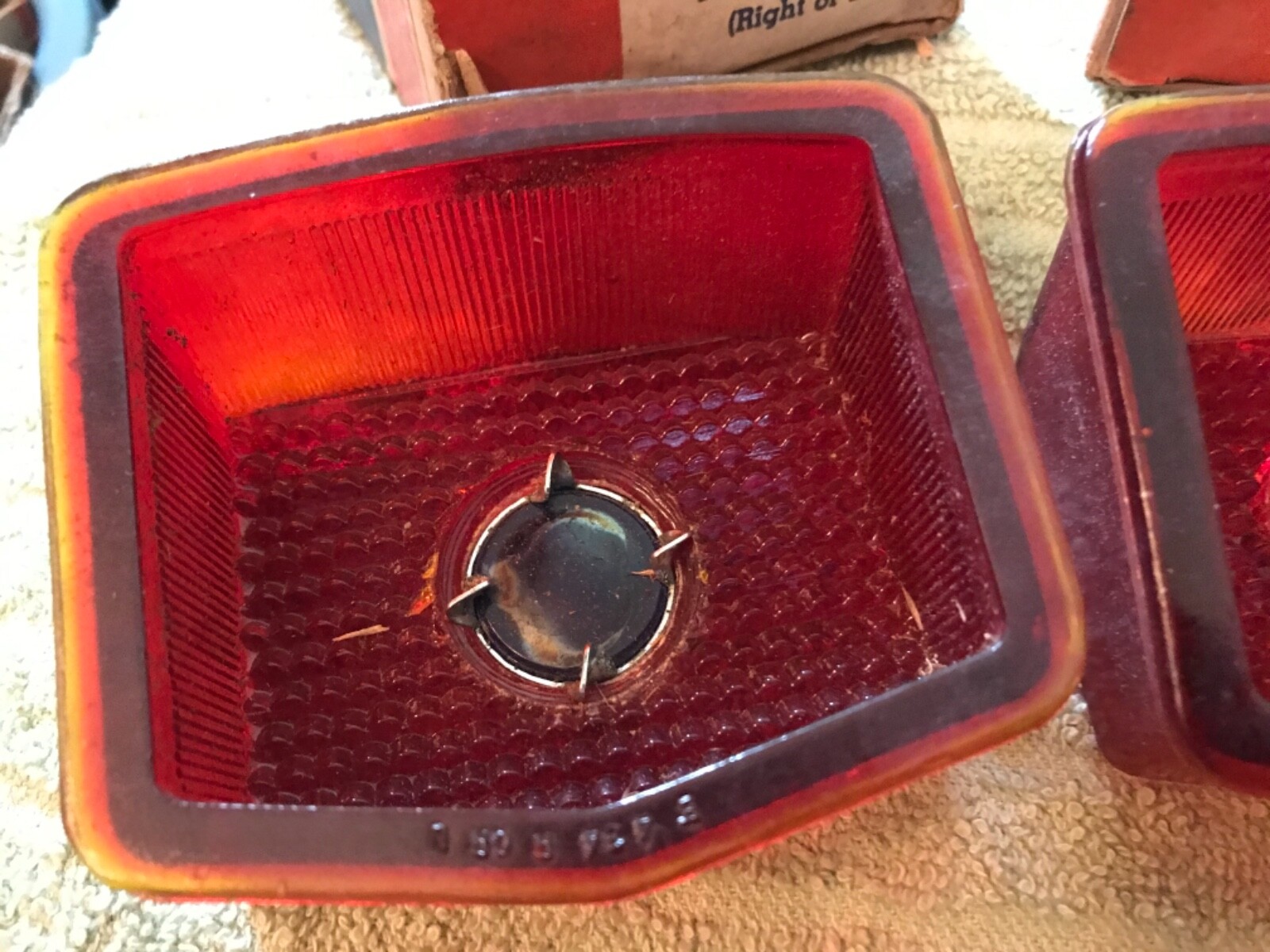 1941 1942 1946 1947 Pontiac NORS Lynx Eye GLASS BLUE DOT Tail Light ...