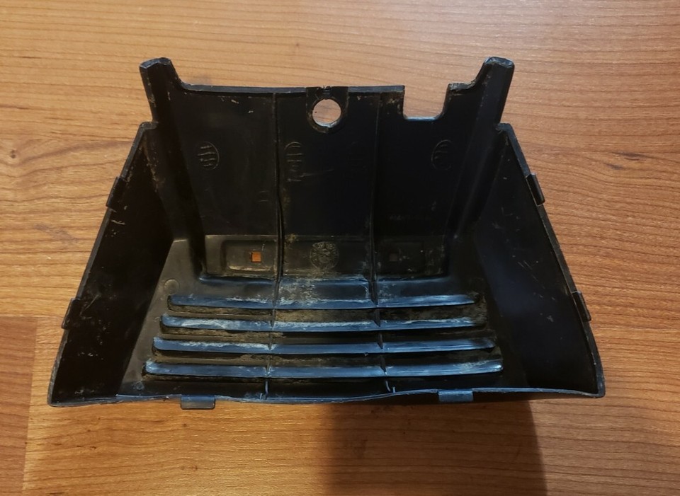 25H21 Honda TRX 250 Fourtrax 1985 Tool Box Lid 80211-HA8-000ZA 80211 ...