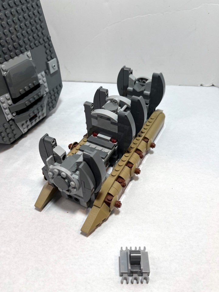 LEGO Star Wars: Partial Kylo Ren's Shuttle 75104 + Droid Troop Carrier ...
