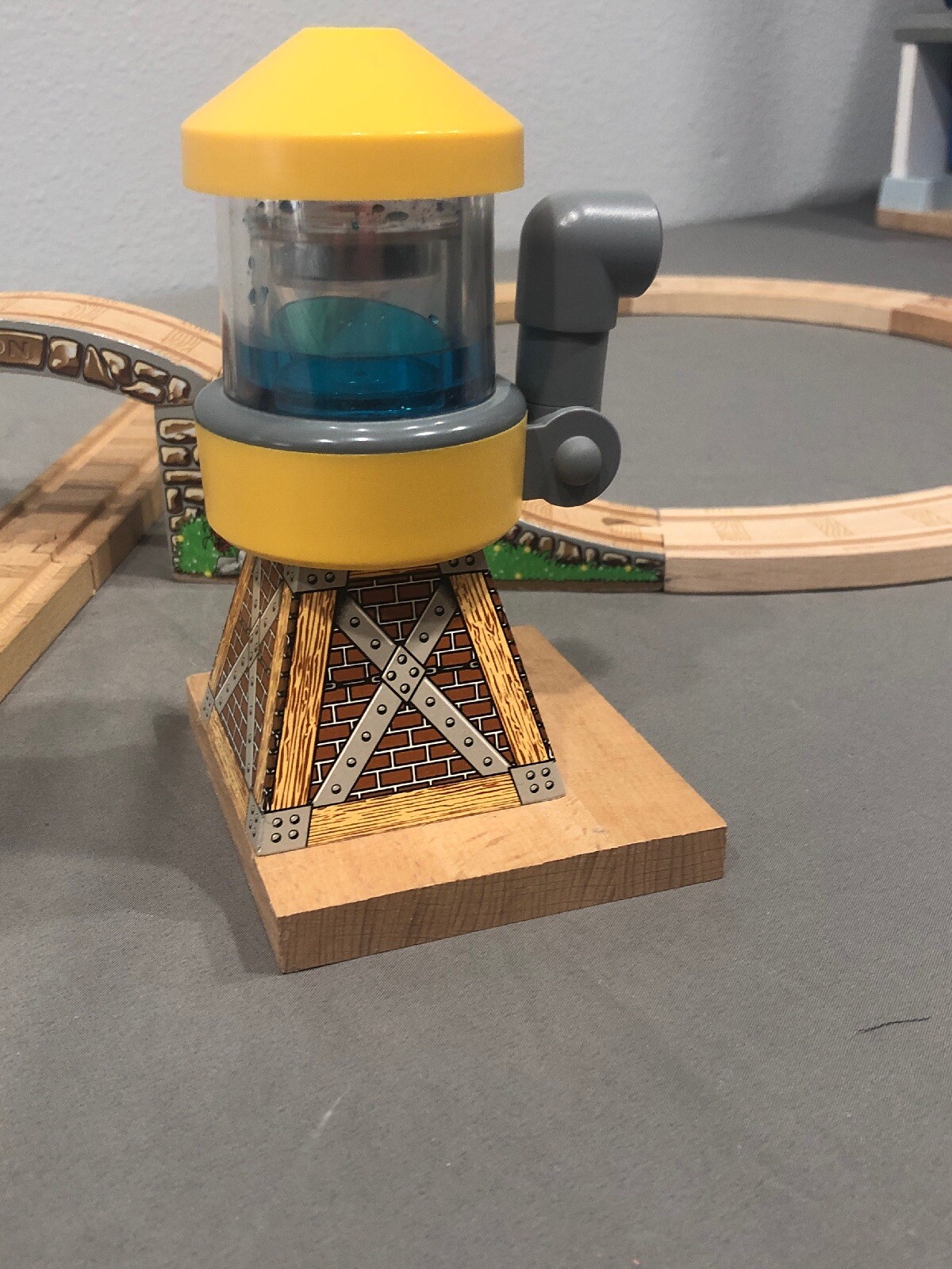 Thomas & Friends Wooden Train Water Tower Figure 8 Train set w/ light ...