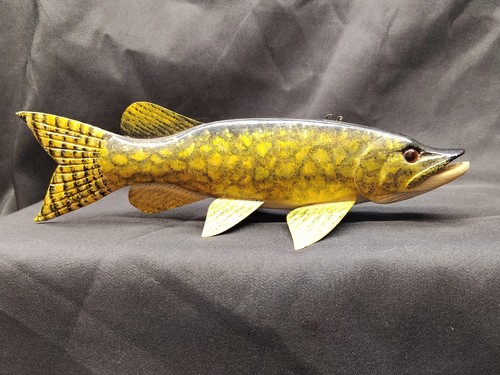 11 INCH WOOD SPOTTED MUSKY ICE FISHING DECOY CARL CHRISTIANSEN NEWBERRY ...