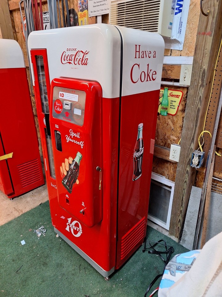 Vintage Coca Cola Coke Vending Machine Vendo 81 B PRO Restored By Carl ...
