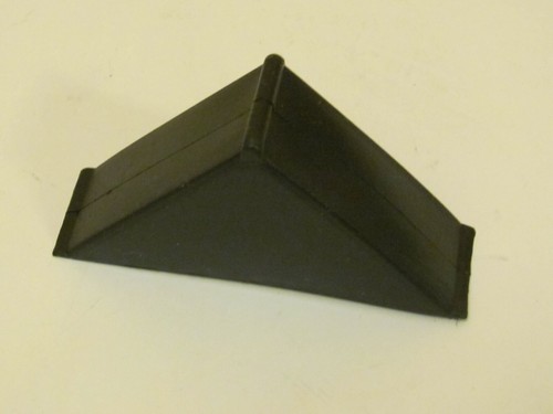 Pack of 100 - BLACK PLASTIC CORNER PROTECTORS 6cm x 6cm x 22mm | eBay UK