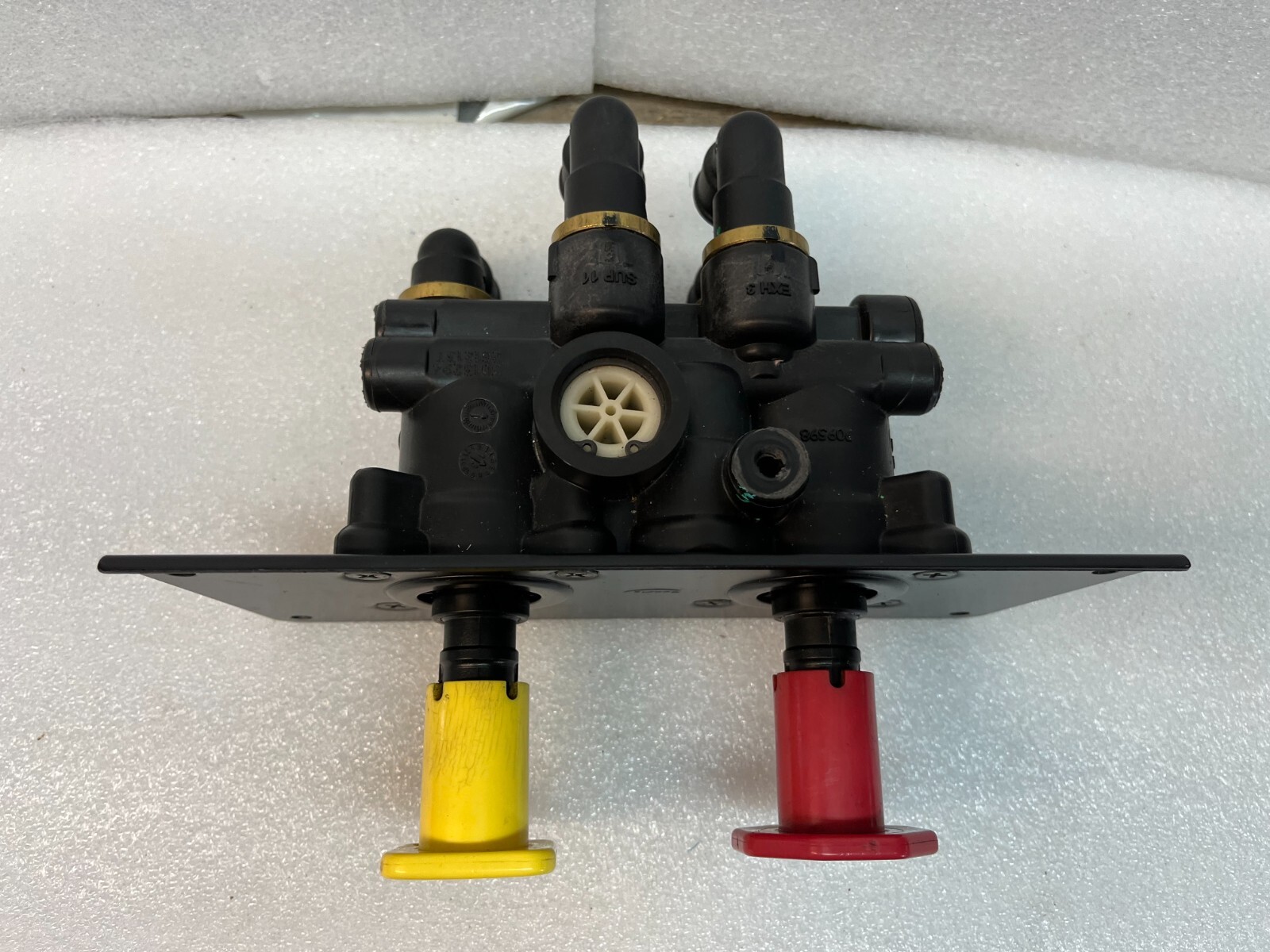 Bendix Air Brake Valve Controller 909598 for sale online | eBay