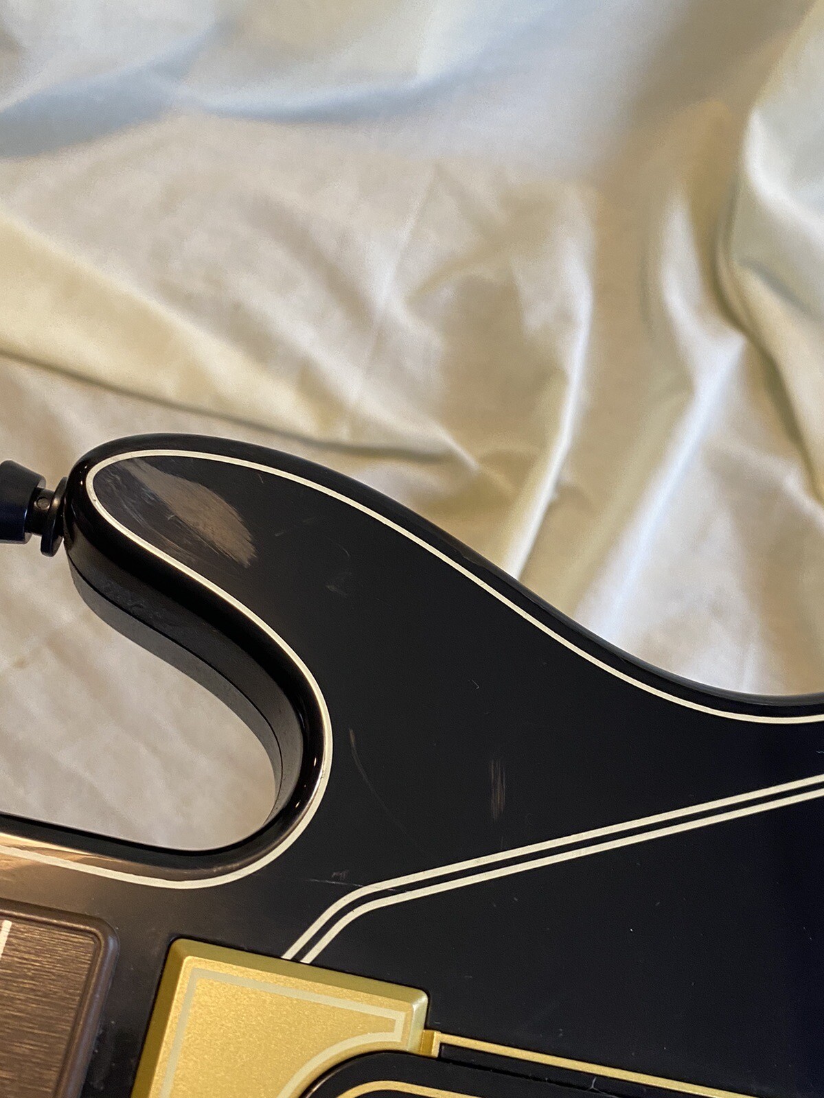 Guitar Hero Wireless Guitar Black Gold CE0700 Activision Model 0000654 ...