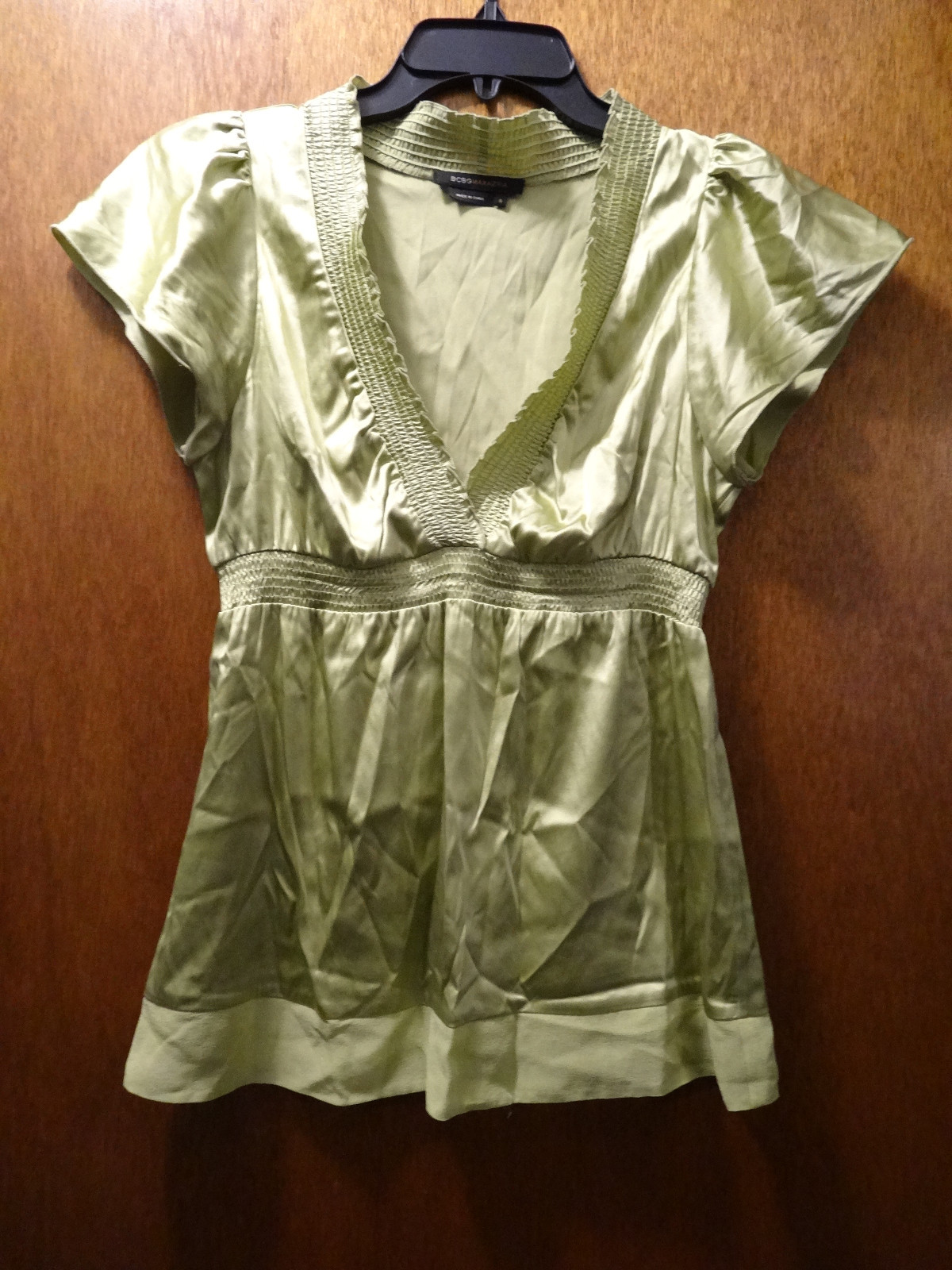 BCBG Max Azria Line Green Silk Stretch V-Neck Top Blouse Sz S EUC | eBay