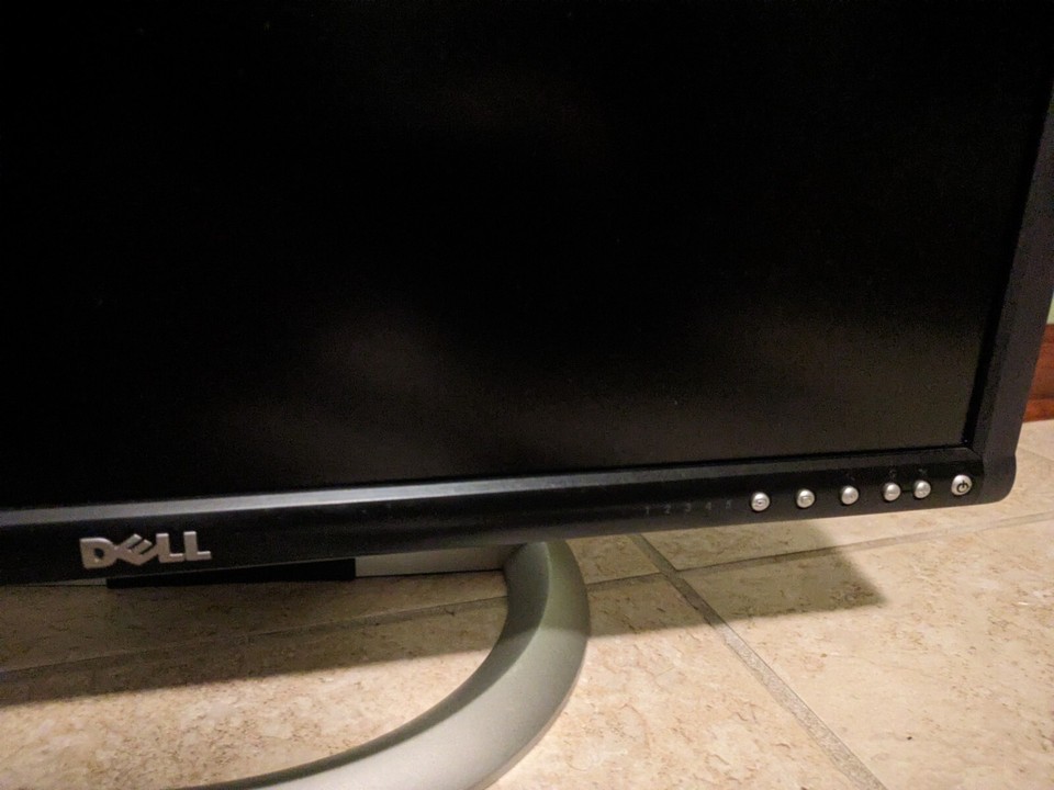 DELL Ultra 2405FPW 24" Widescreen LCD Monitor with SD Card Reader and ...